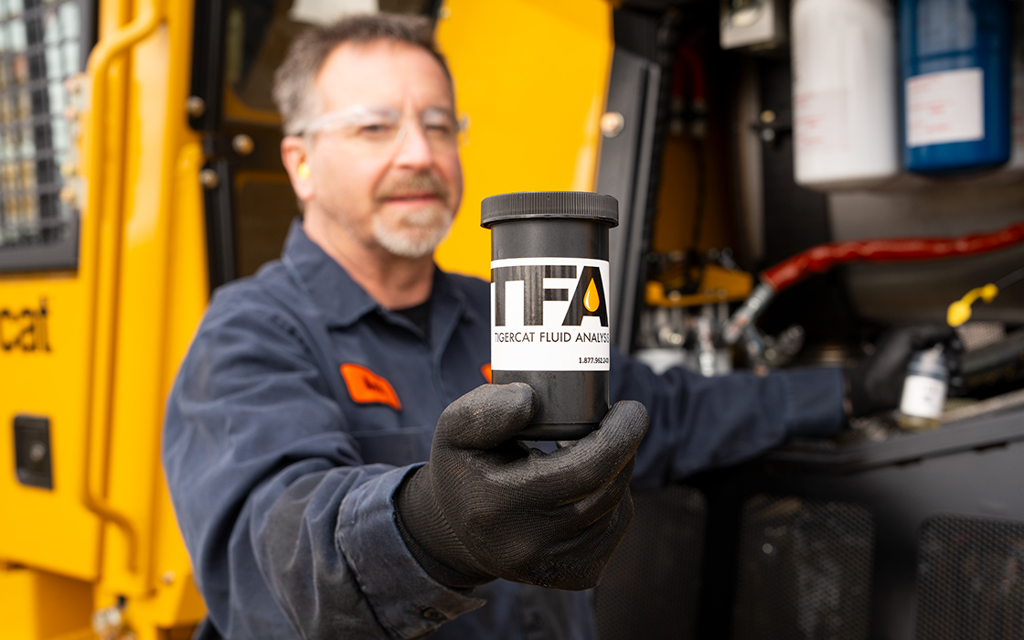 Fluid Sampling and Management | Service Tip | Tigercat TCi